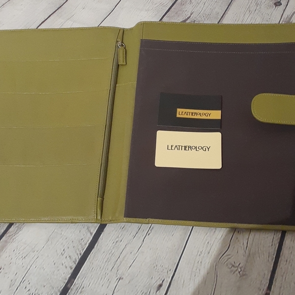 Leatherology | Office | Leatherology Magnetic Leather Organizer 500 ...